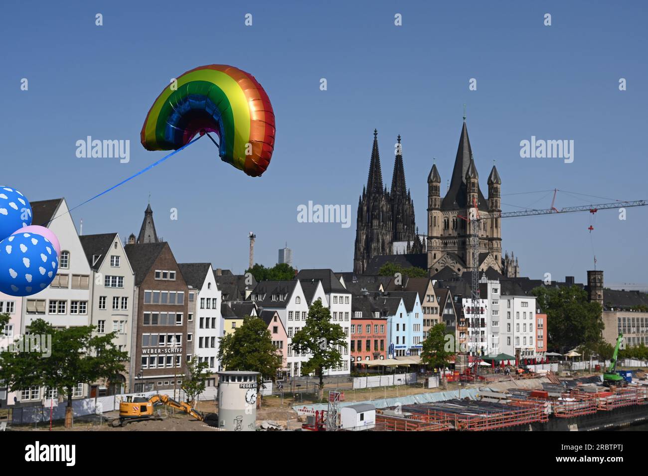 Cologne, Germany. 09th July, 2023. Cologne city view rainbow balloon in ...