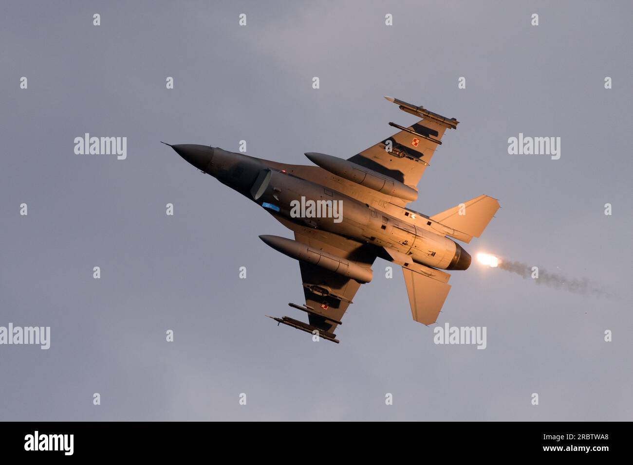 Supersonic multirole fighter aircraft General Dynamics F-16 Fighting ...