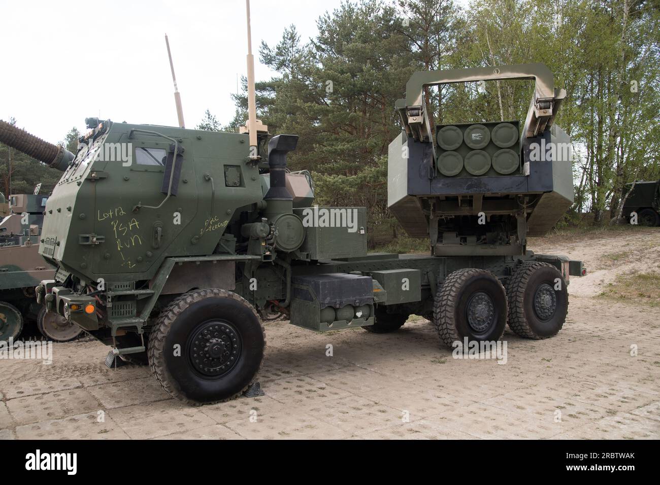 M142 HIMARS (M142 High Mobility Artillery Rocket System) is a light ...