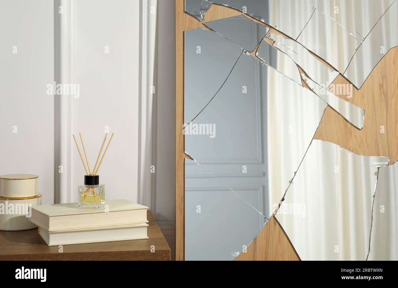 Reed books hi-res stock photography and images - Alamy