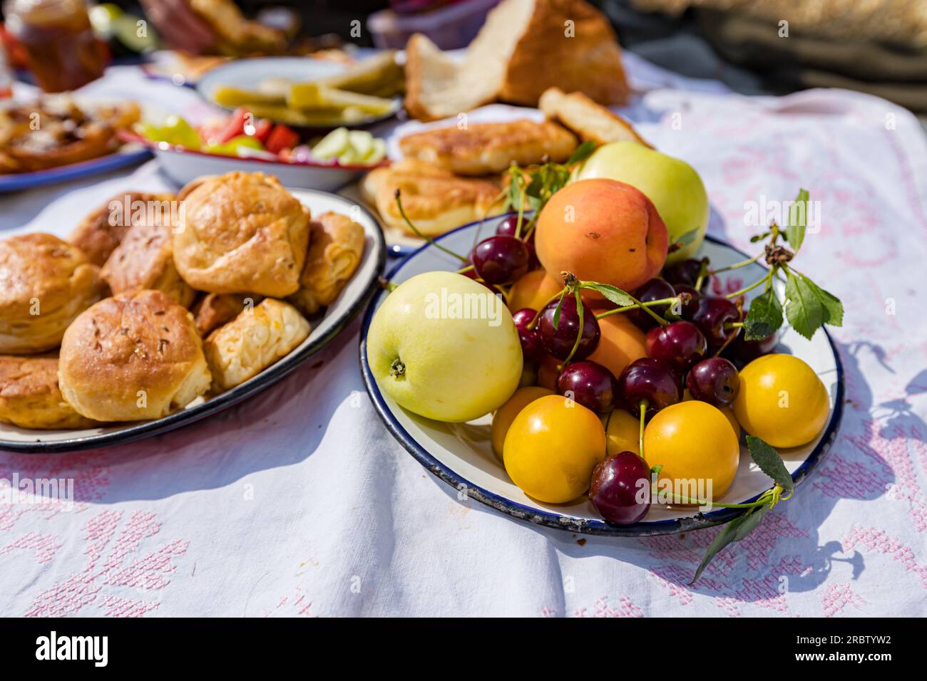 Traditional breakfast served outdoor hi-res stock photography and ...