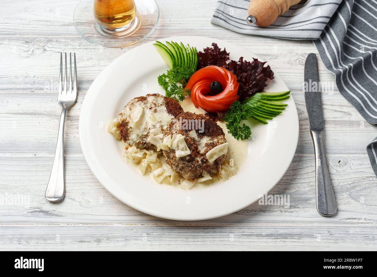 Two beef patties sauce hi-res stock photography and images - Alamy