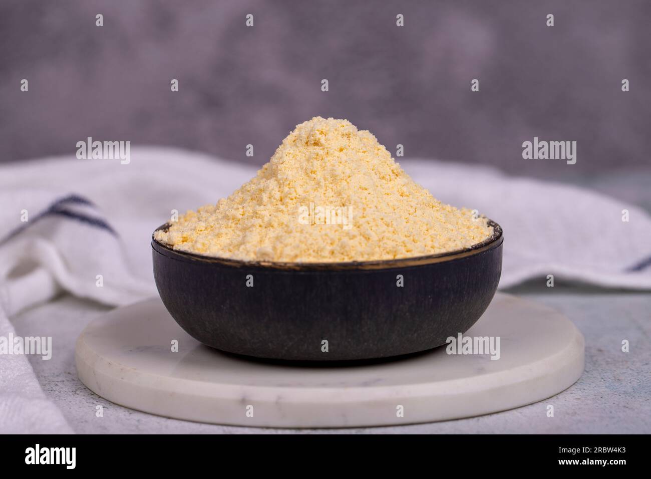 Yellow cornmeal hi-res stock photography and images - Alamy