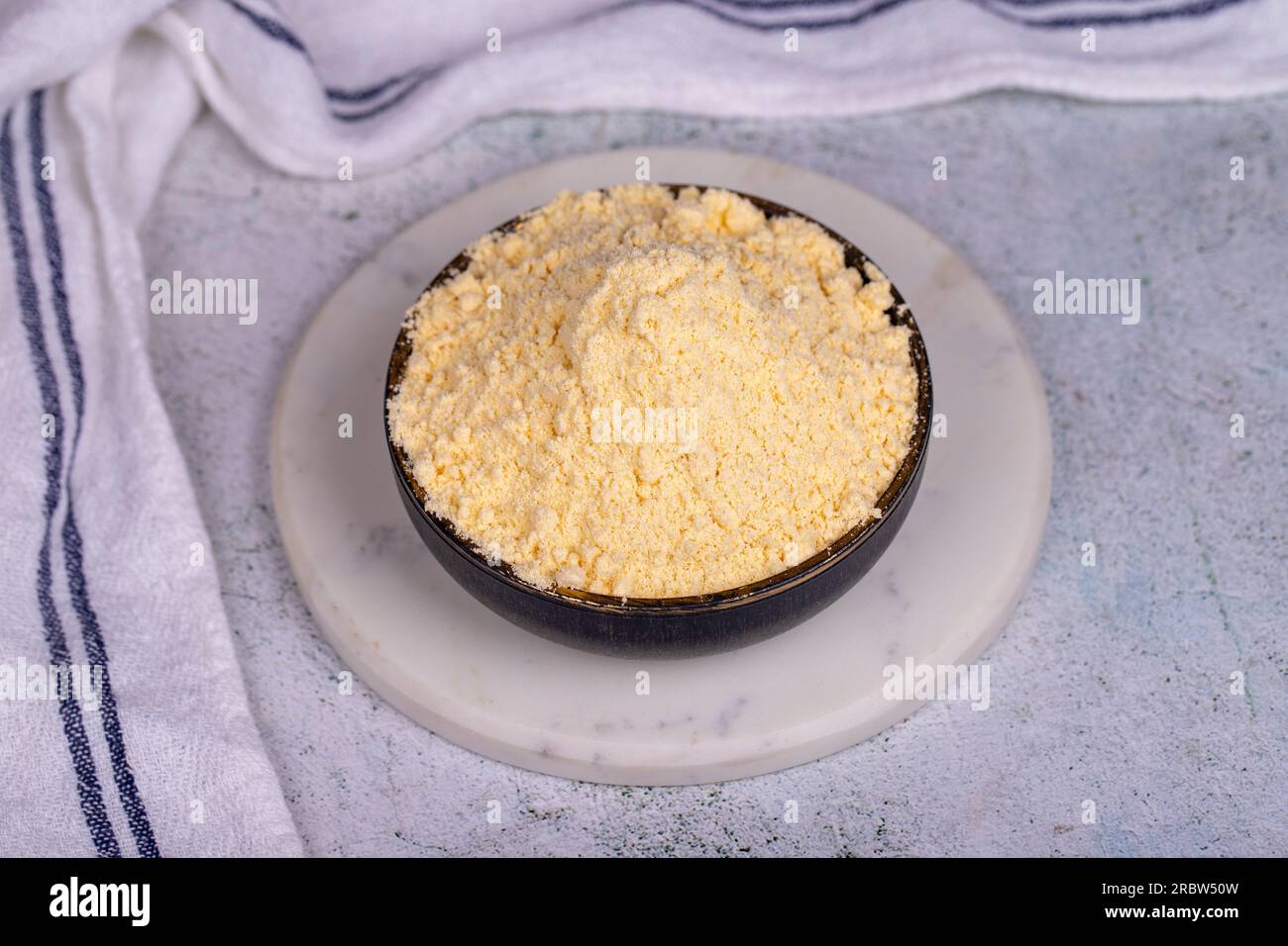 Yellow cornmeal hi-res stock photography and images - Alamy