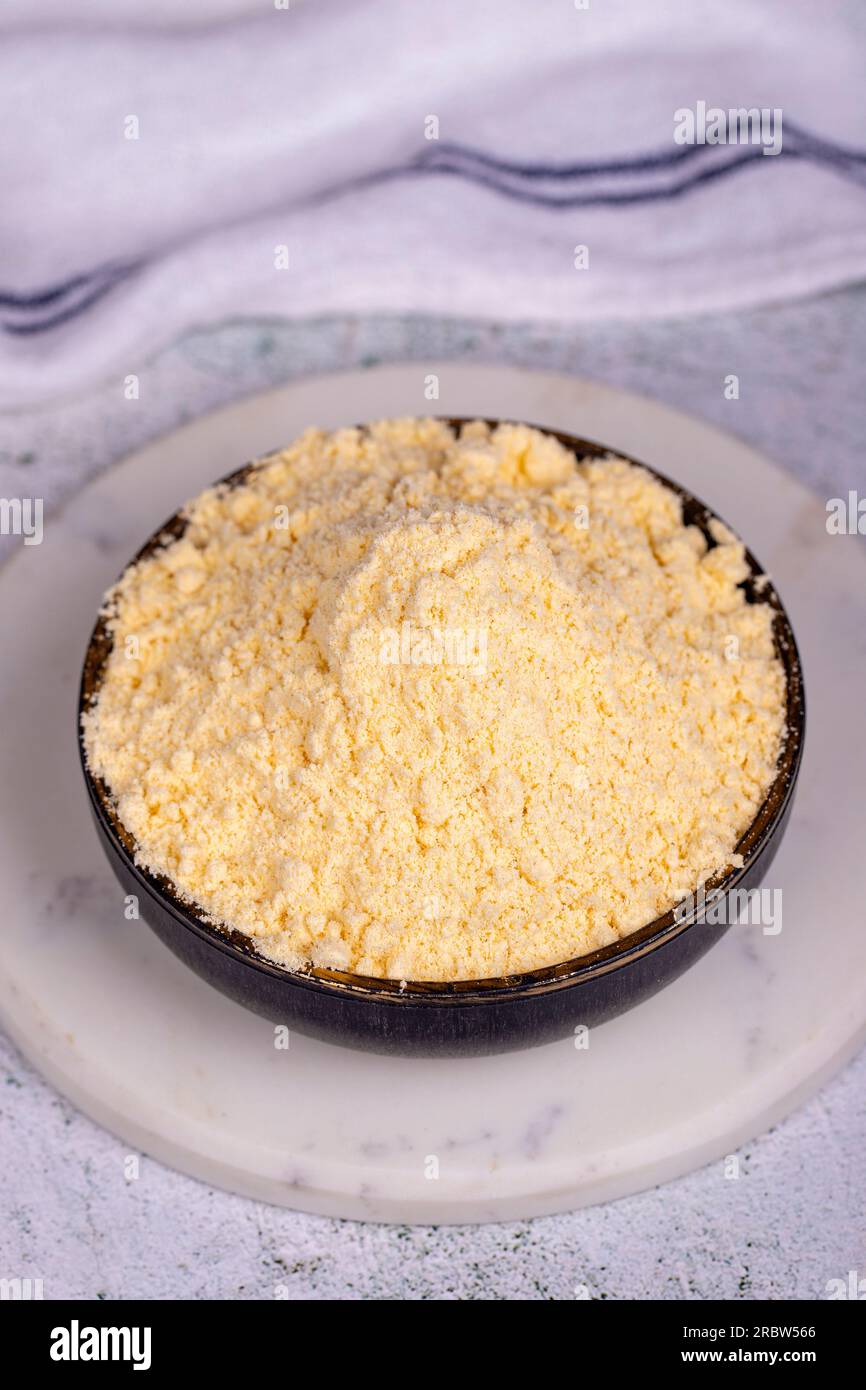 Yellow cornmeal hi-res stock photography and images - Alamy