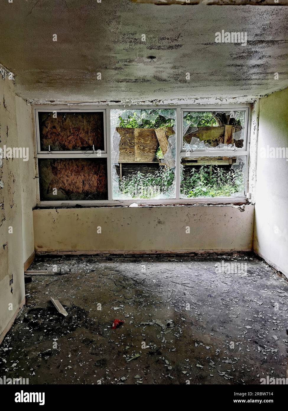 Inside the formidable flat, the windows are all smashed BRADFORD, UK ...