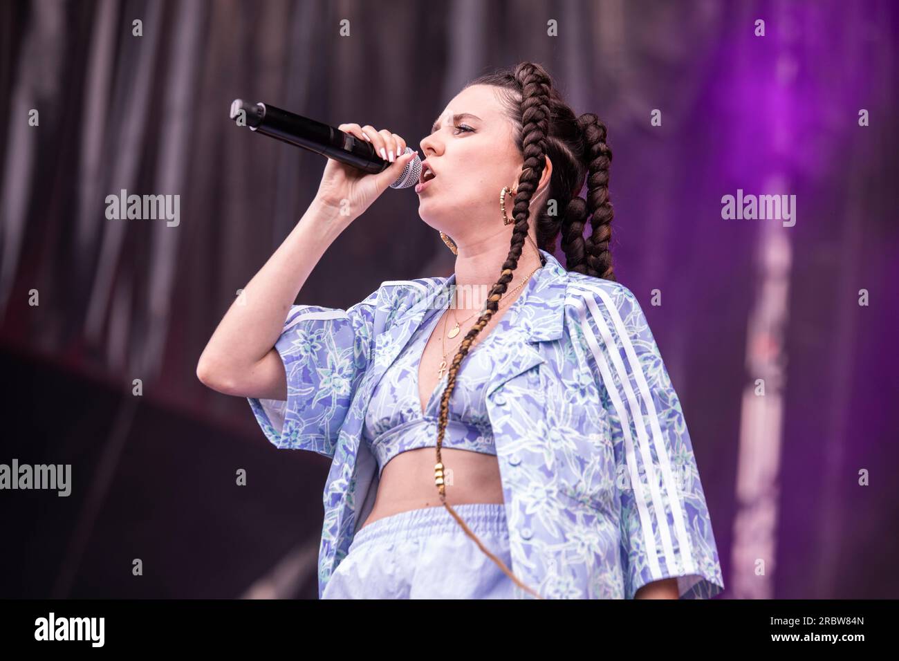 Niñas hi-res stock photography and images - Alamy