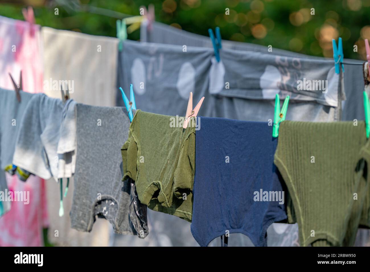 Close up on laundry wire hi-res stock photography and images - Alamy