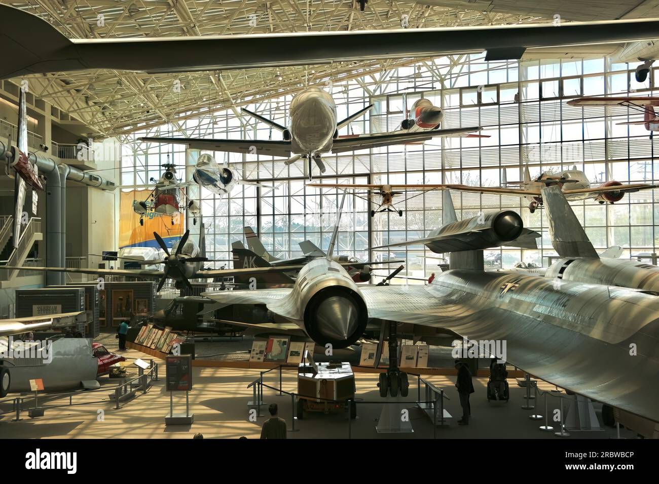 The world's fastest aircraft Lockheed M-21 Blackbird with it's D-21 ...