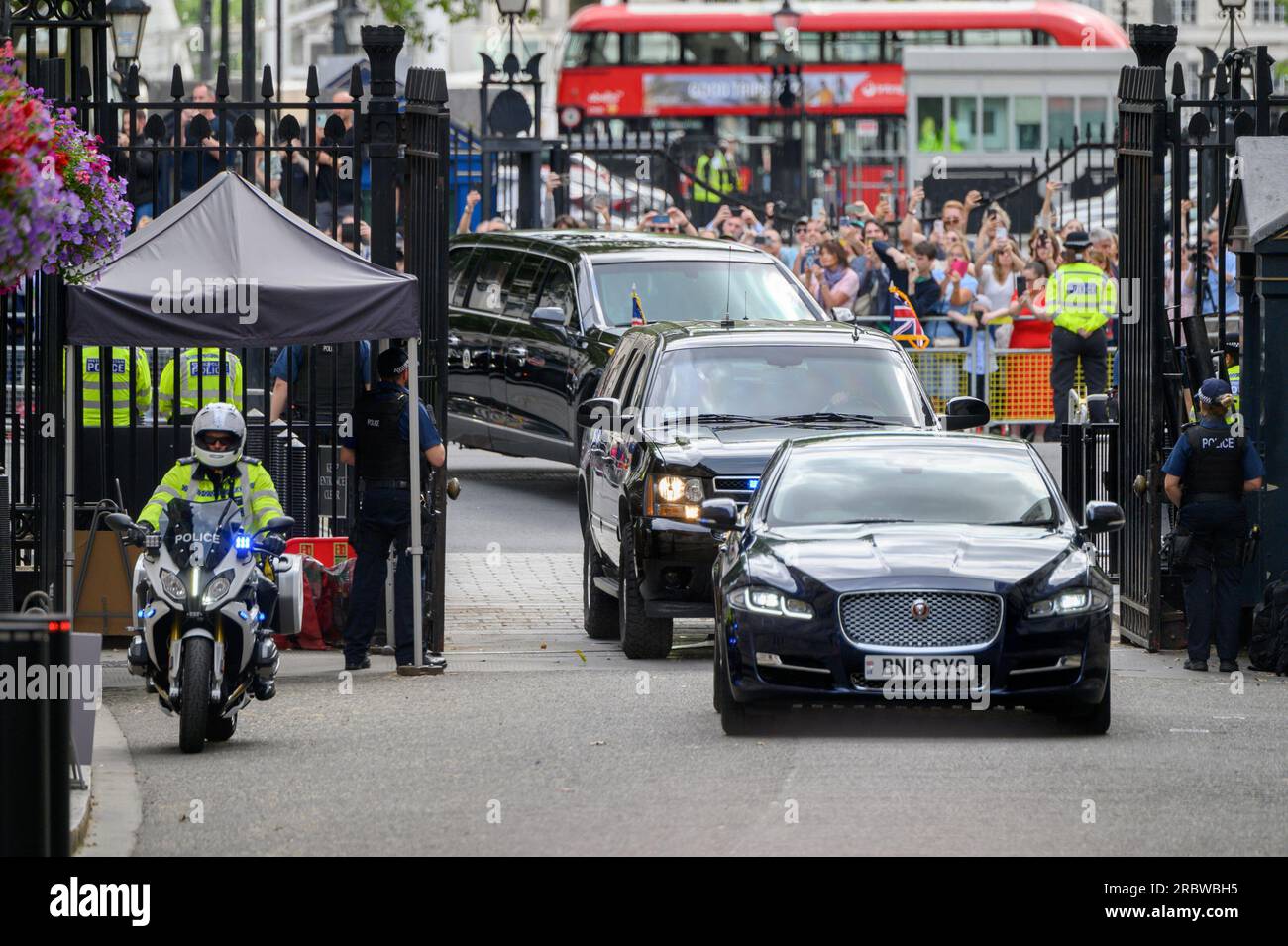 US President Joe Biden visits British Prime Minister Rishi Sunak in ...