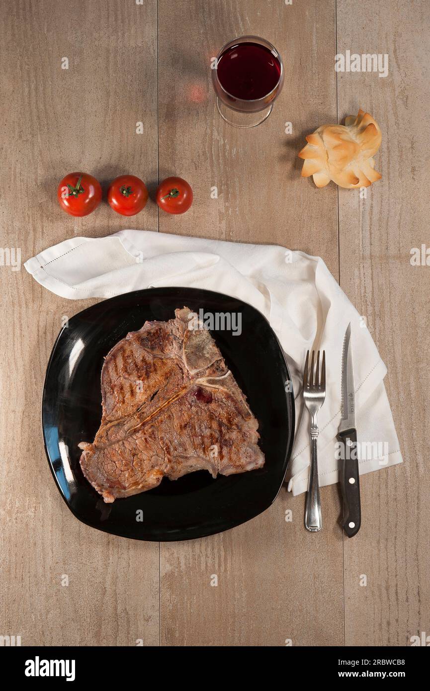 Bistecca di manzo (T - Bone - Steak ). After cooking Stock Photo - Alamy