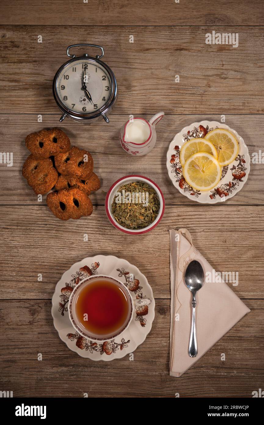 Custom tea bar hi-res stock photography and images - Alamy