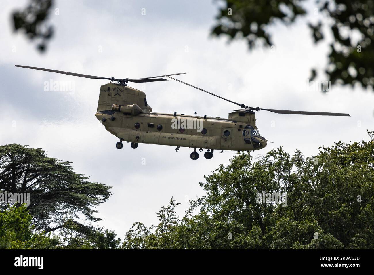 Windsor, UK. 10th July, 2023. A US Army CH-47 Chinook takes off from ...