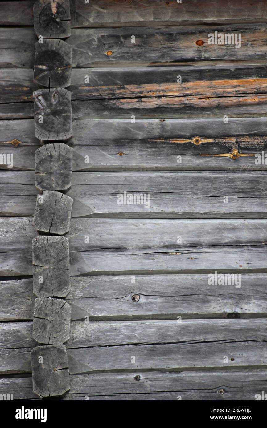 Architectural detail (wall and edge) of log house Stock Photo - Alamy