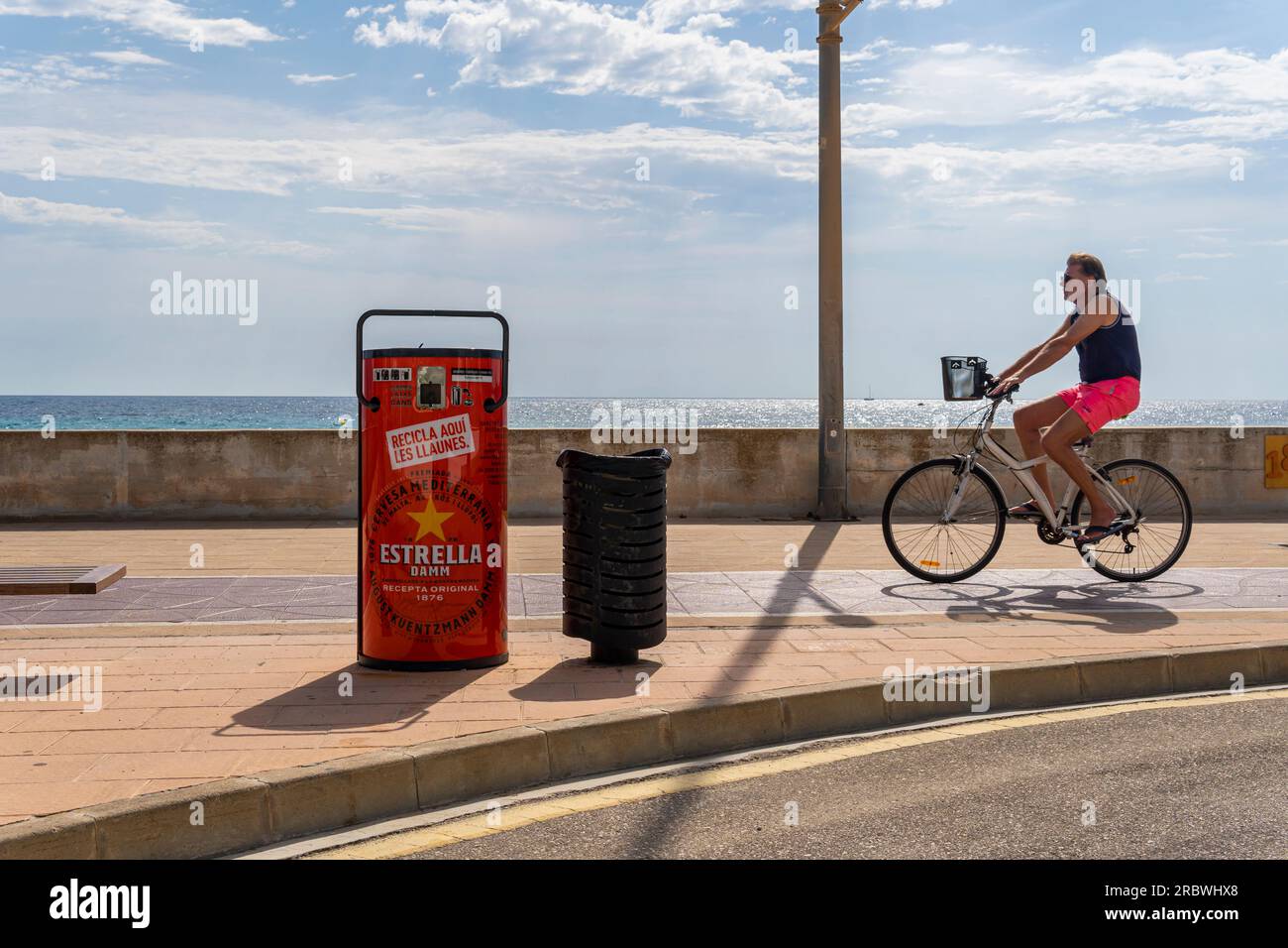 Compressed containers hi-res stock photography and images - Alamy