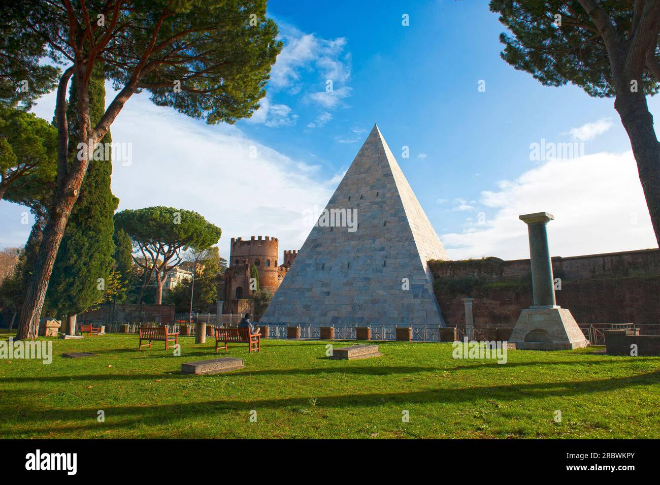 Pyramid of Cestius, Piramide Cestia, Cimitero Acattolico, Non-Catholic ...