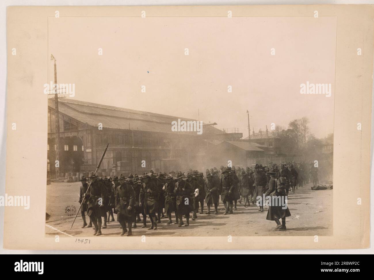 A group of American soldiers in World War I engaged in military ...