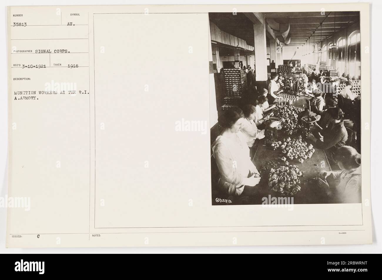 Munition workers at the R.I. Armory during World War One, 1918 ...