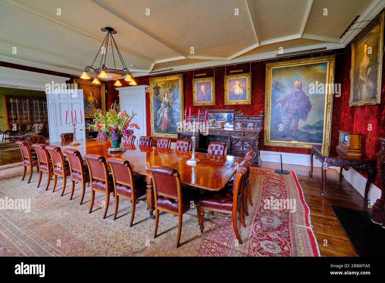 United Kingdom, Scotland, Isle of Skye, Loch Dunvegan, Dunvegan Castle ...