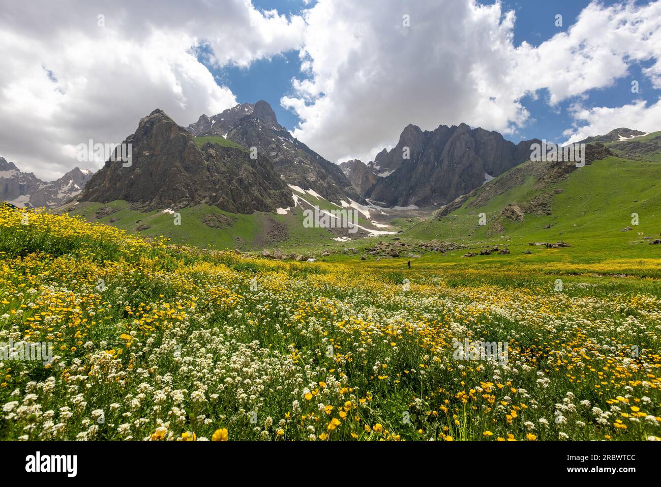 cilo mountains, hakkari, high mountains and clouds, valley of heaven ...