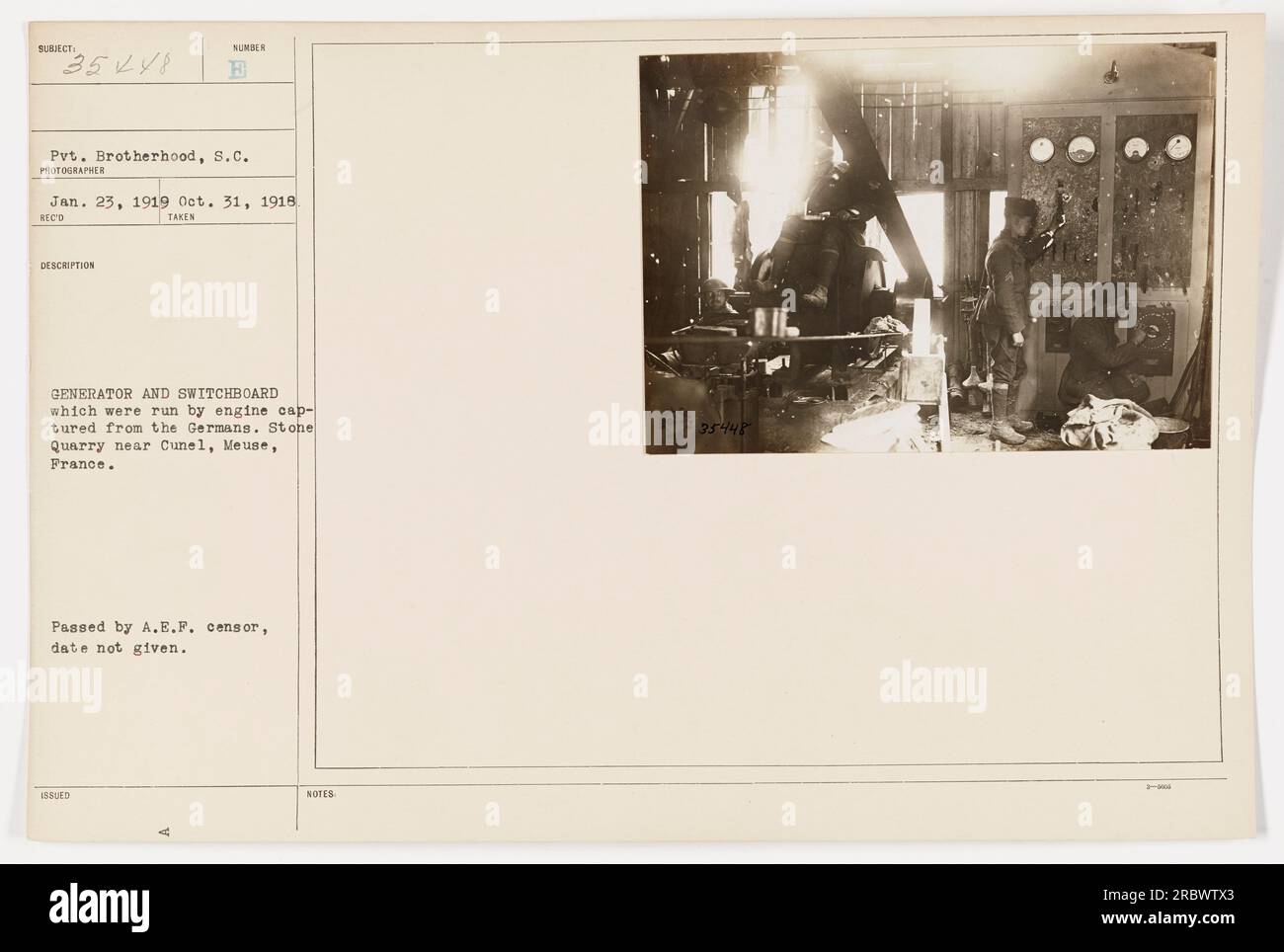 American soldiers operating machinery hi-res stock photography and ...