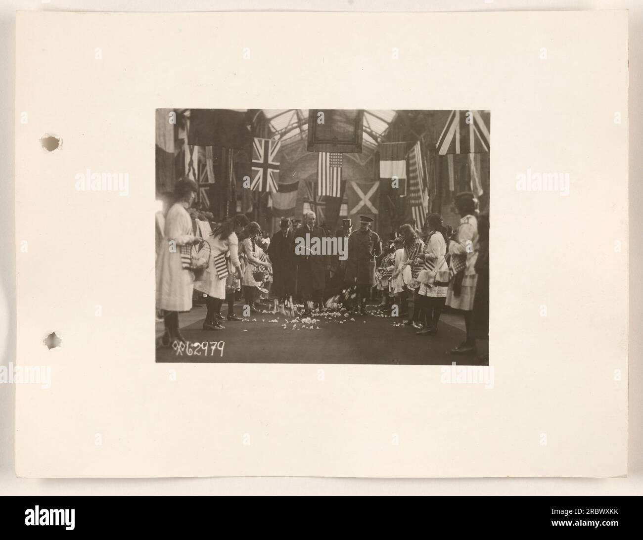 American soldiers disembark from hi-res stock photography and images ...