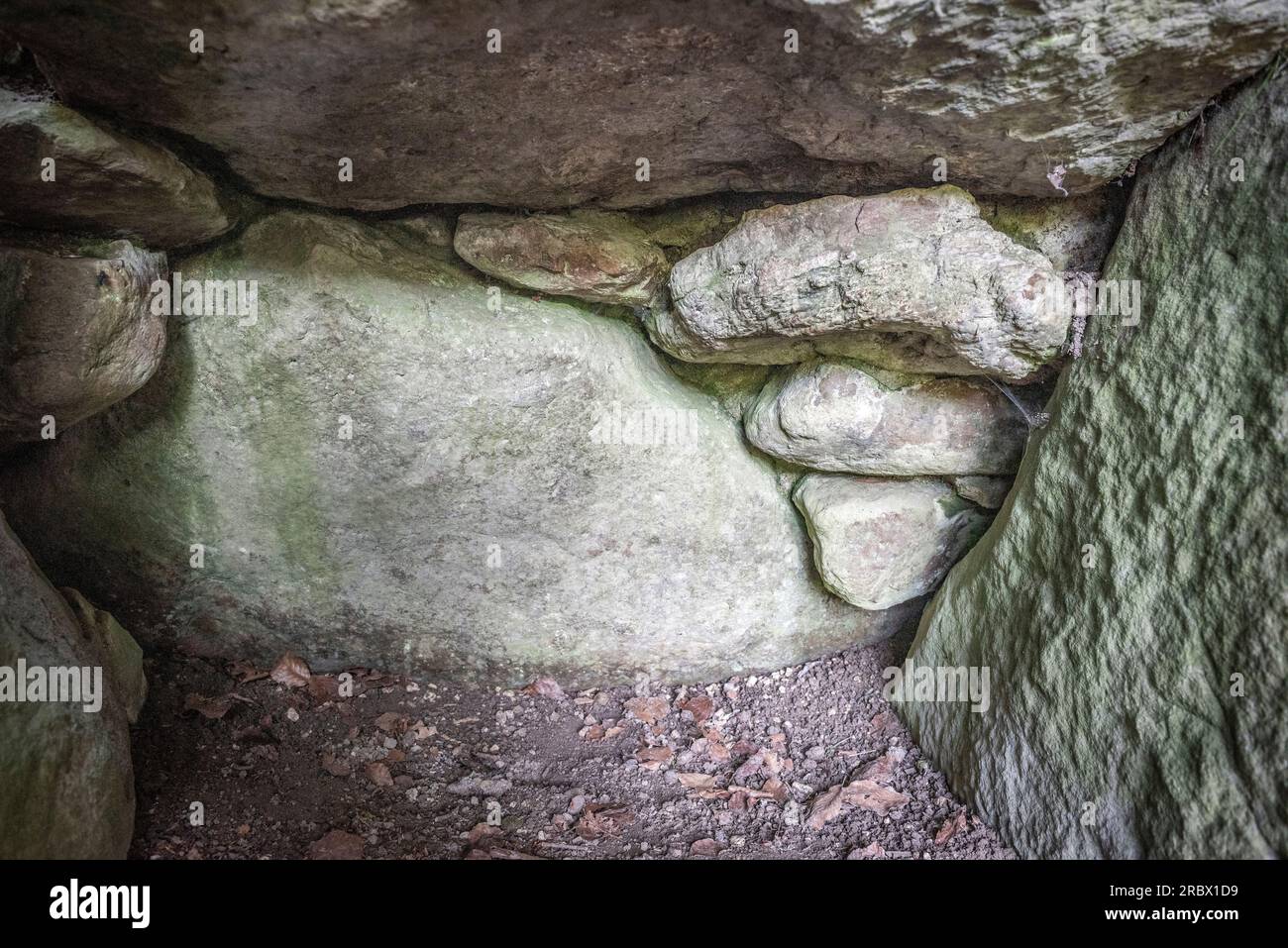 Interior of a chambered tomb hi-res stock photography and images - Alamy