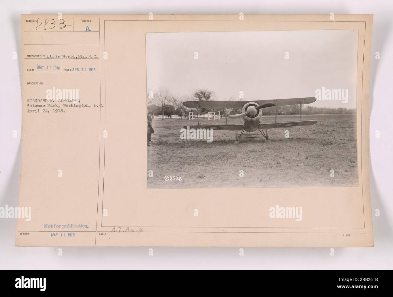 Standard m airplan hi-res stock photography and images - Alamy