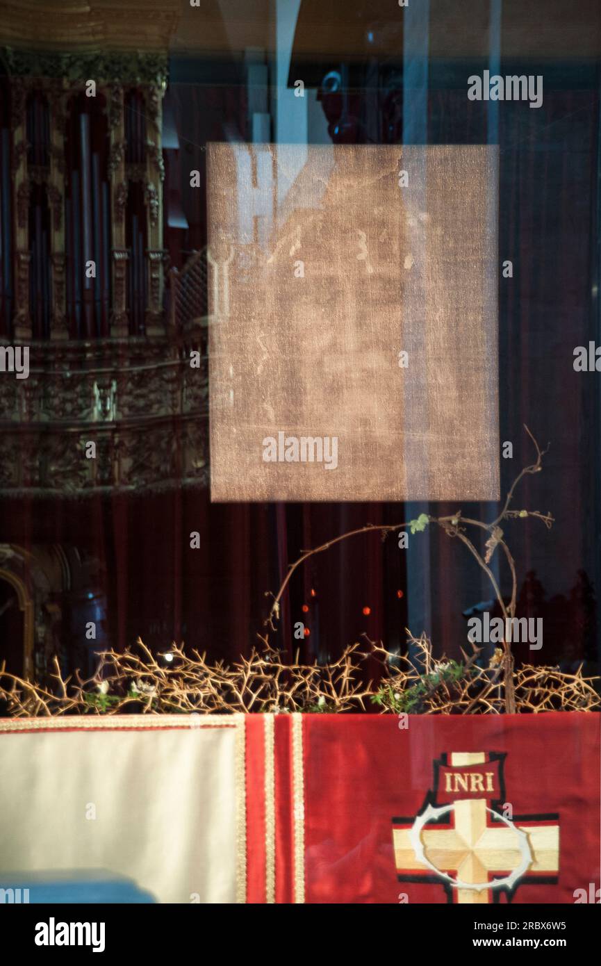Sacred Shroud (Sacra Sindone); Cattedrale Metropolitana di S. Giovanni ...