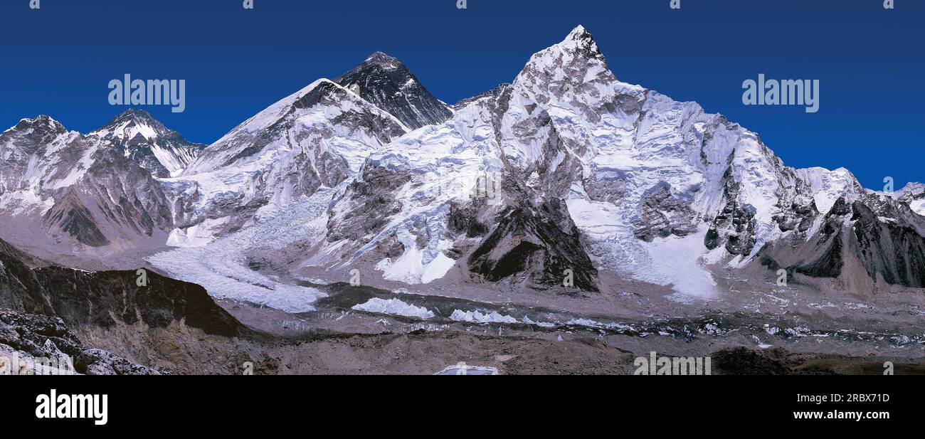 Mt. Everest Himalayan Range as seen from Kalapatthar, Nepal Stock Photo ...