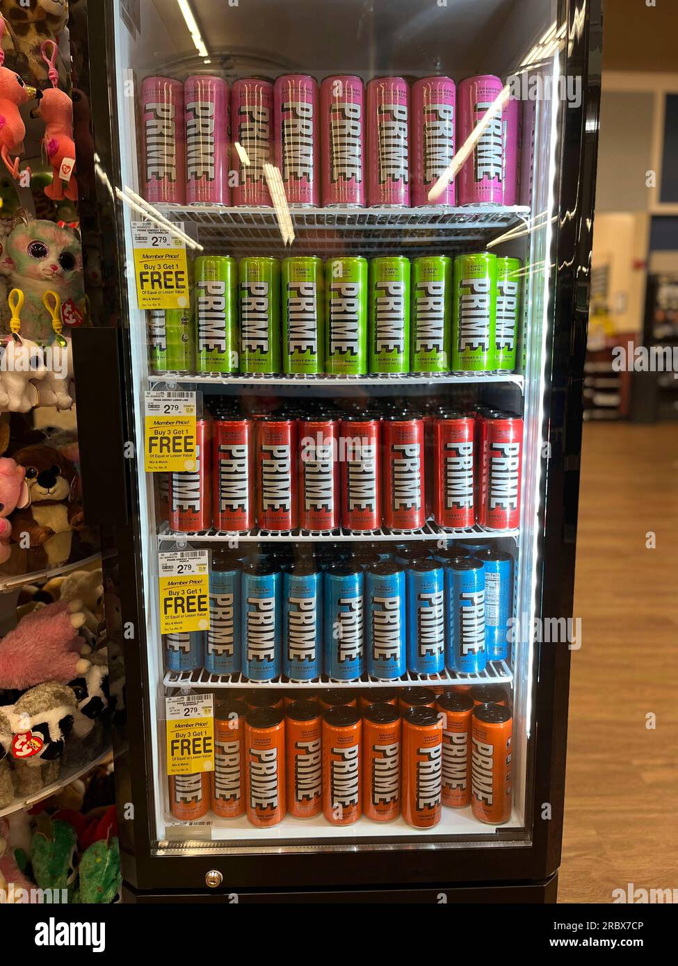 Prime energy drink is on display and for sale at a Tom Thumb grocery ...