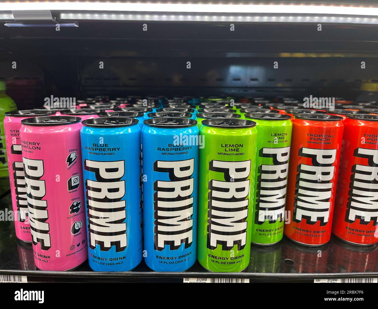Prime energy drink is on display and for sale at a Tom Thumb grocery ...