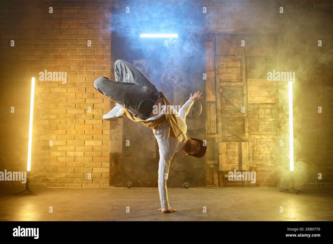 Boying hi-res stock photography and images - Alamy