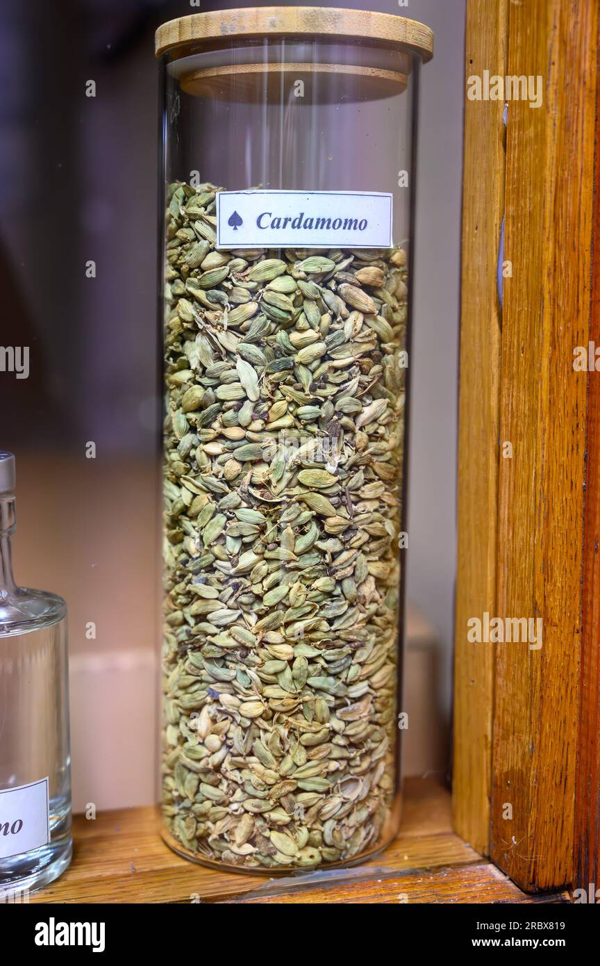 Craft distillery england hi-res stock photography and images - Alamy