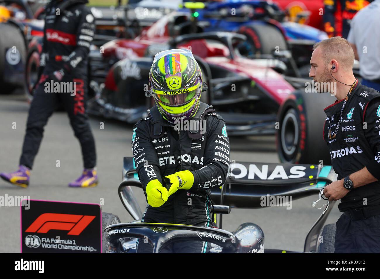 Podium celebration Lewis Hamilton (GBR) Mercedes W14 E Performance ...