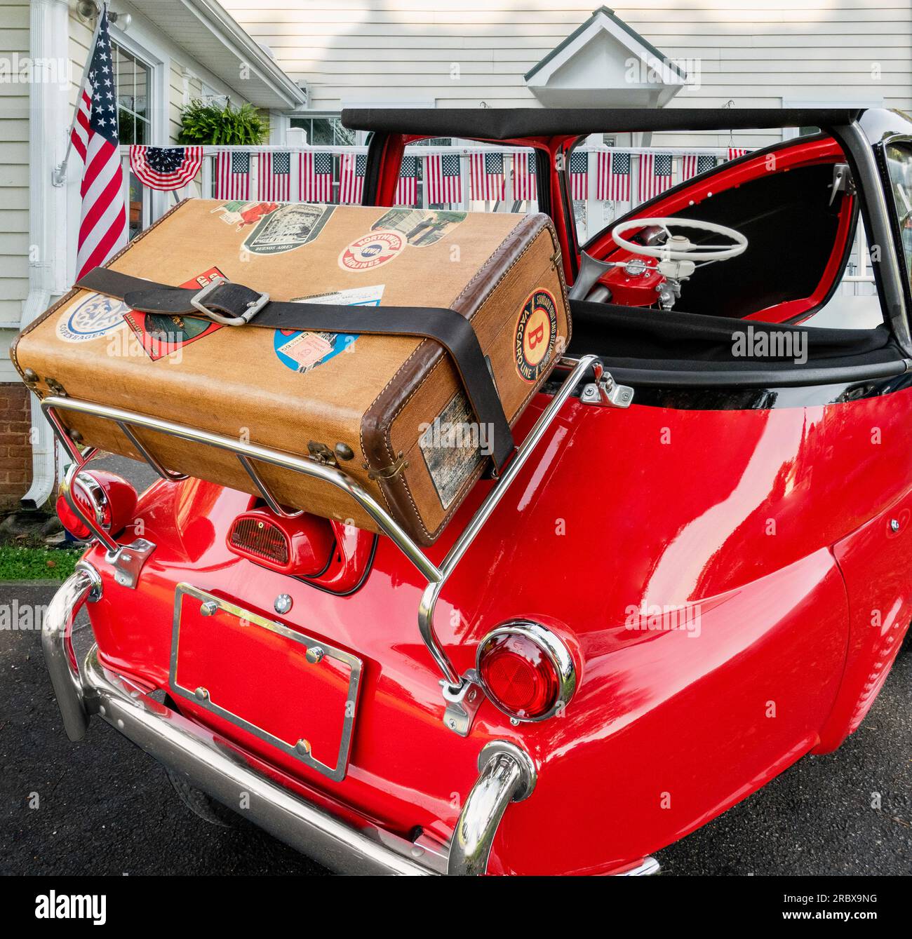 Isetta bmw three wheel motorcar hi-res stock photography and images - Alamy