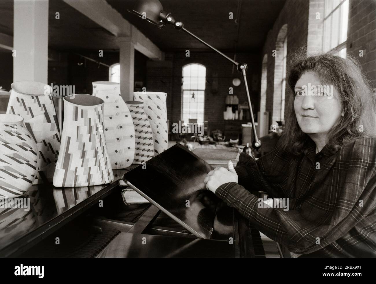 Internationally renowned British potter and ceramic artist Elizabeth ...