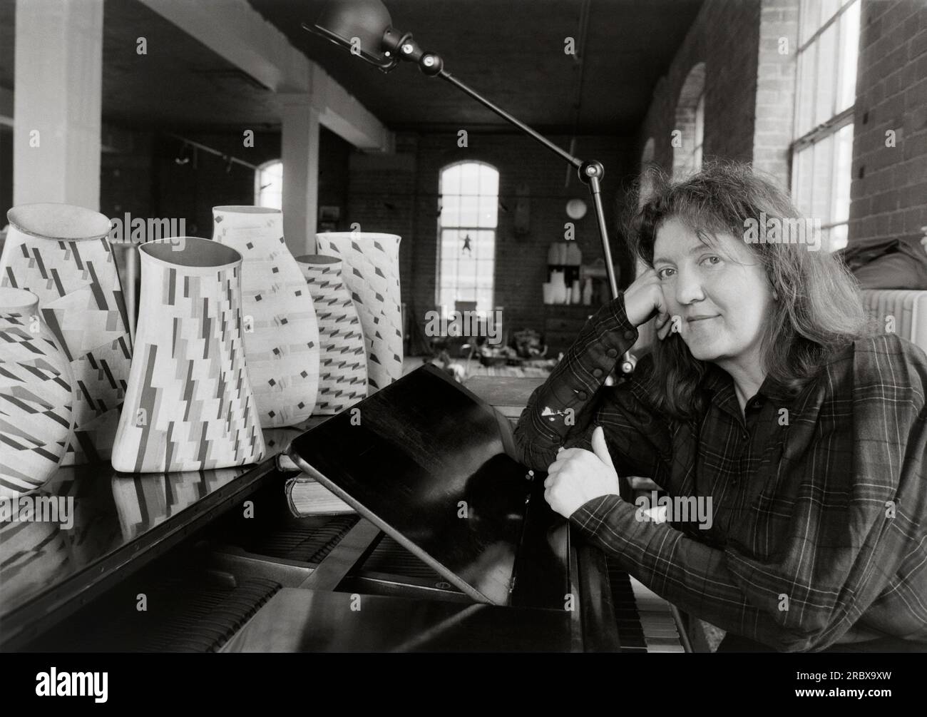 Internationally renowned British potter and ceramic artist Elizabeth ...