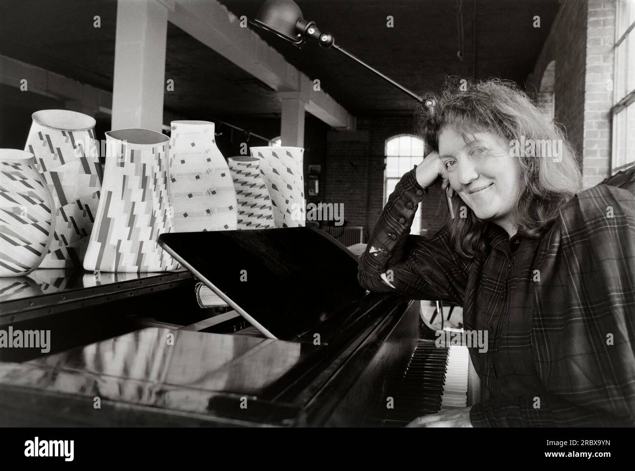 Internationally renowned British potter and ceramic artist Elizabeth ...