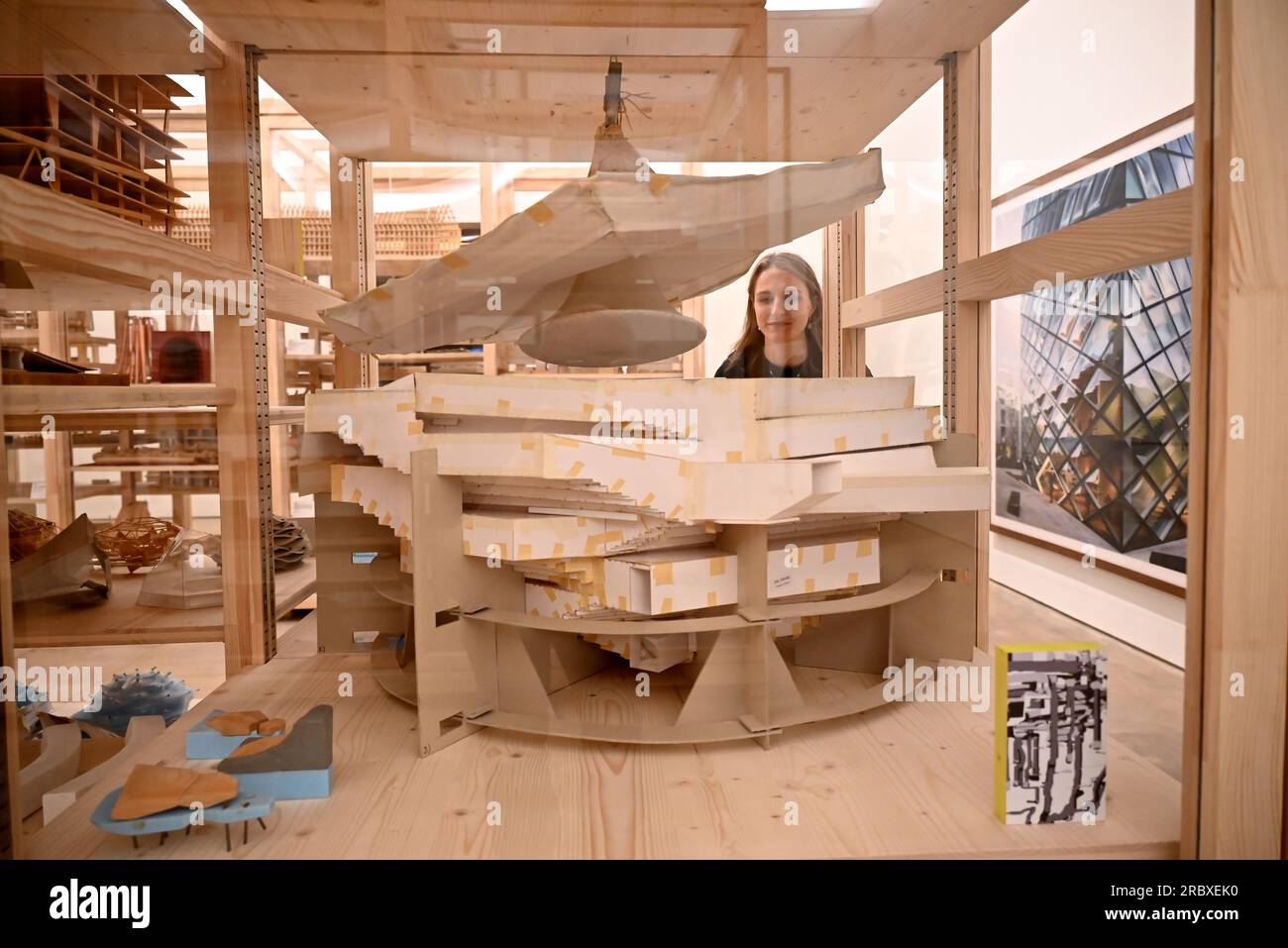 This exhibition, featuring over 400 objects from Herzog & de Meuron ...