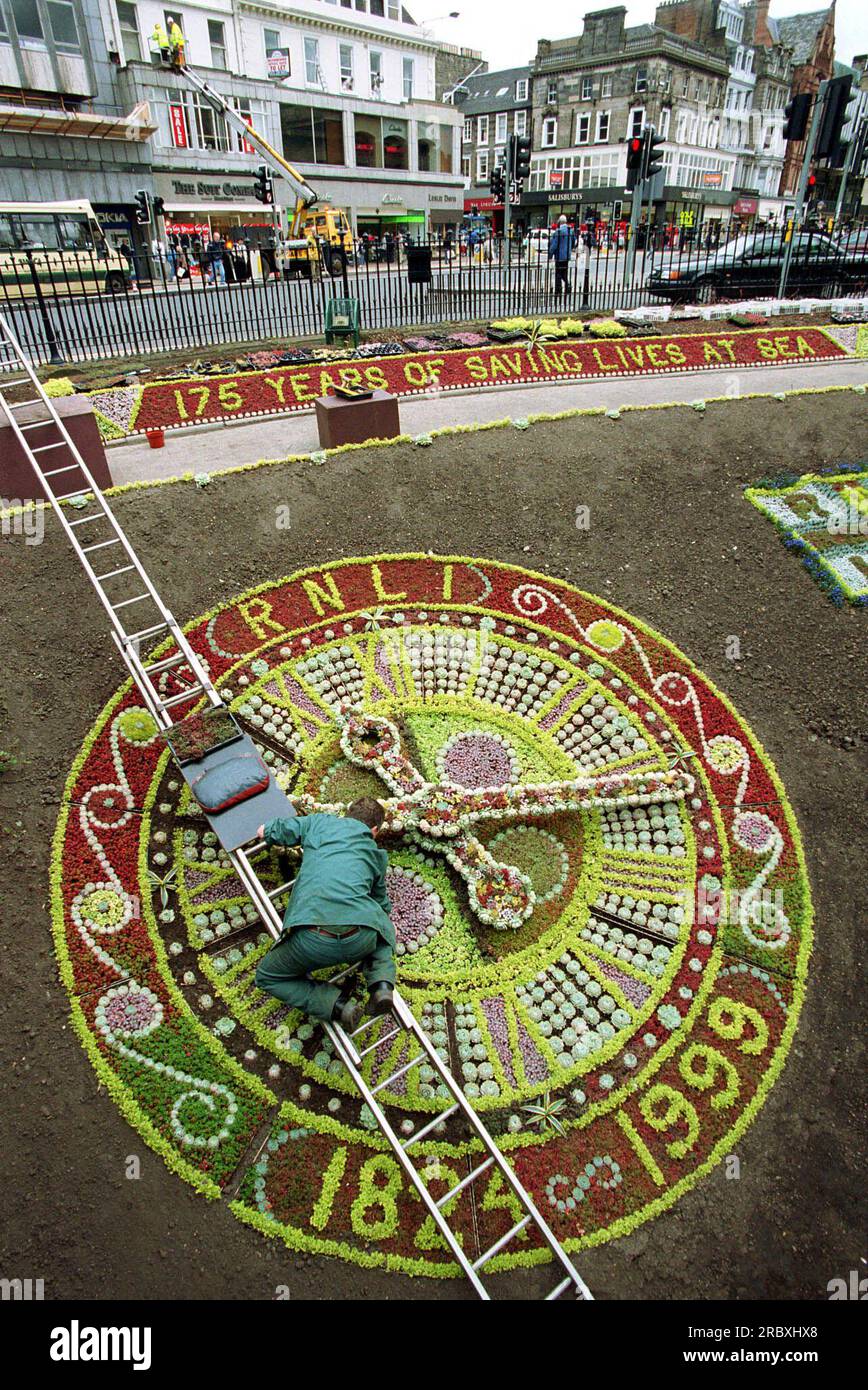 City of Edinburgh gardener Tam McKirdy plants up the Princes St Gardens ...