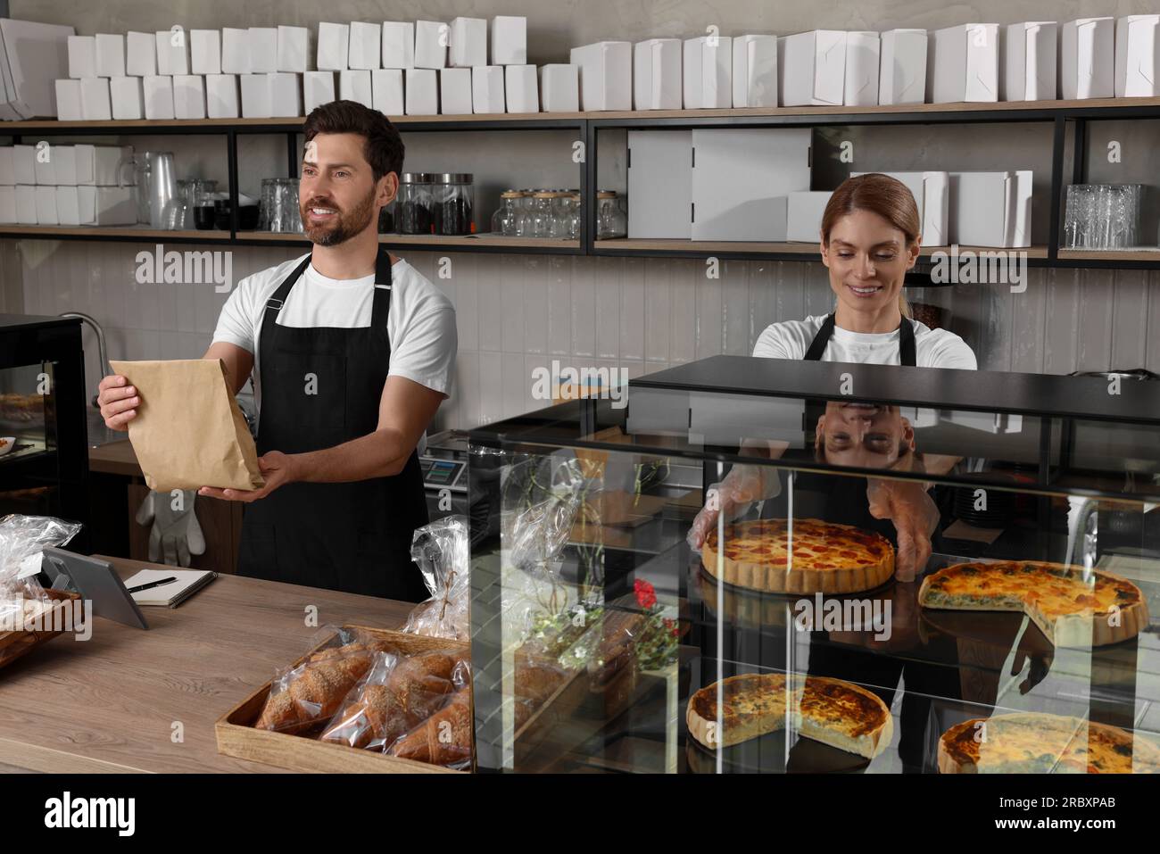 Happy sellers hi-res stock photography and images - Alamy
