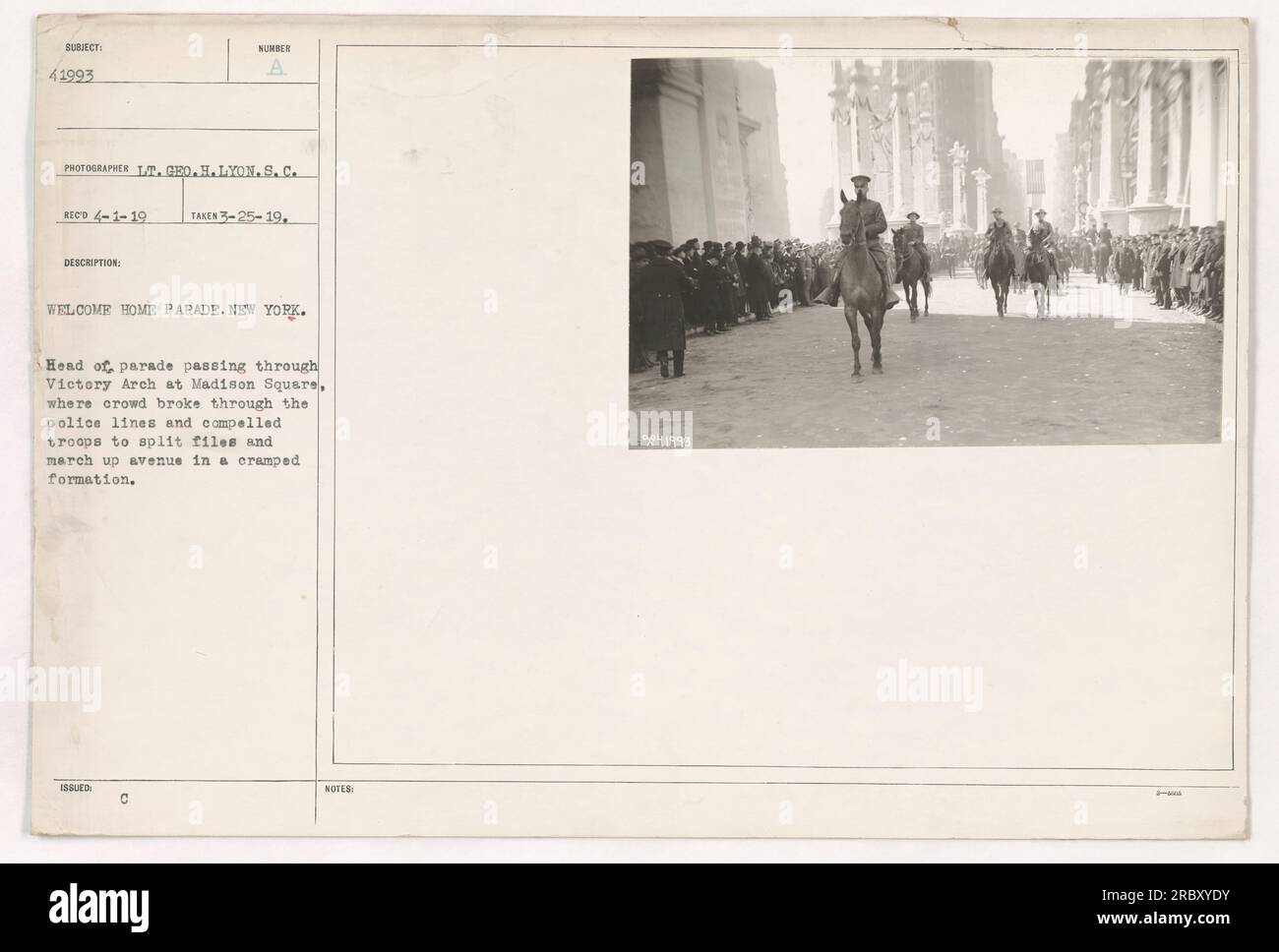 Welcome home parade in New York during World War One. The head of the ...