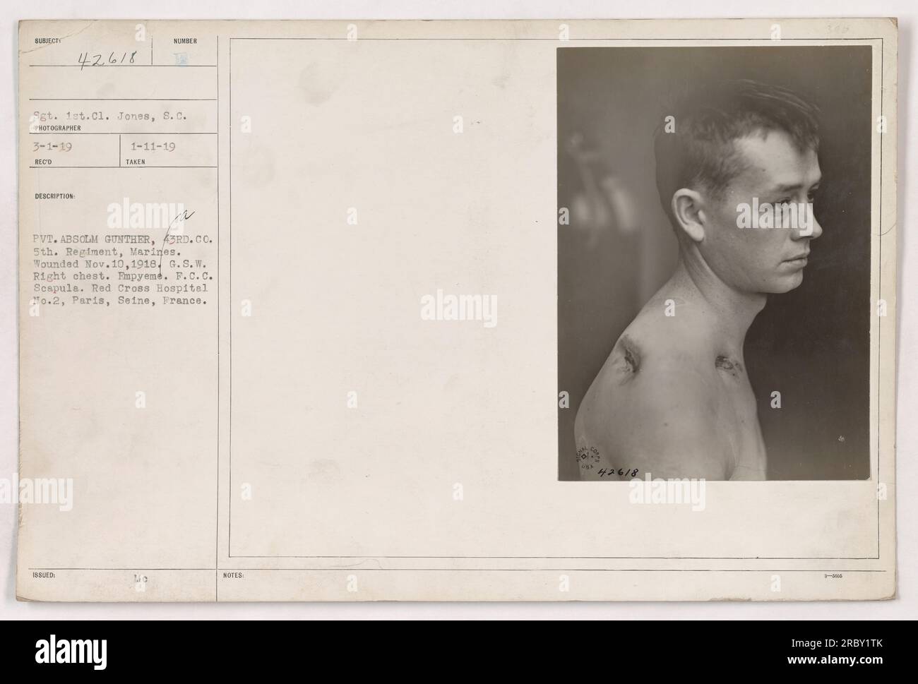 Sergeant 1st Class Jones received photograph 111-SC-42618 from Private ...