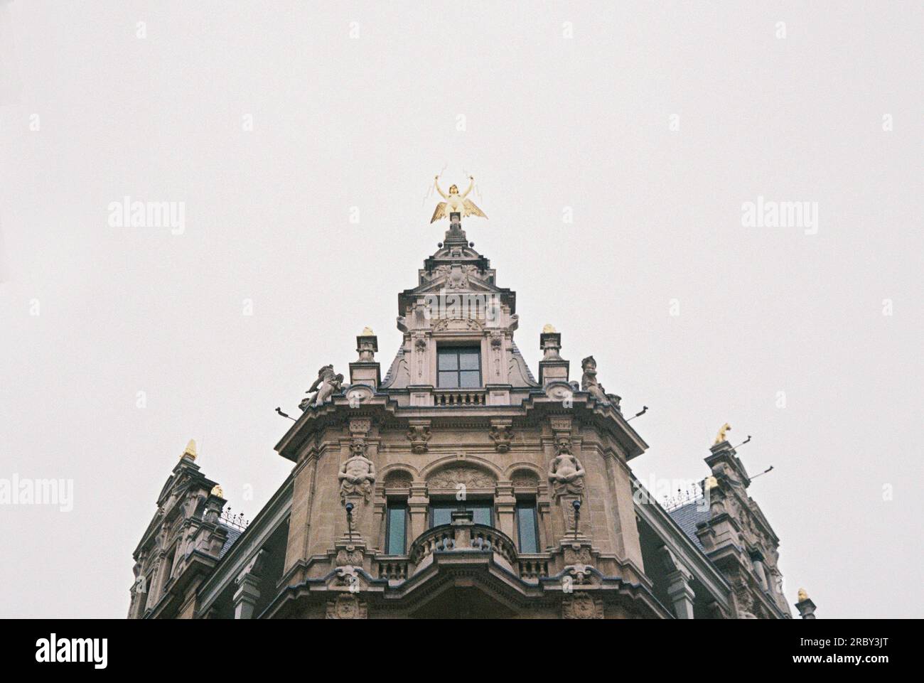 Pale facade hi-res stock photography and images - Alamy