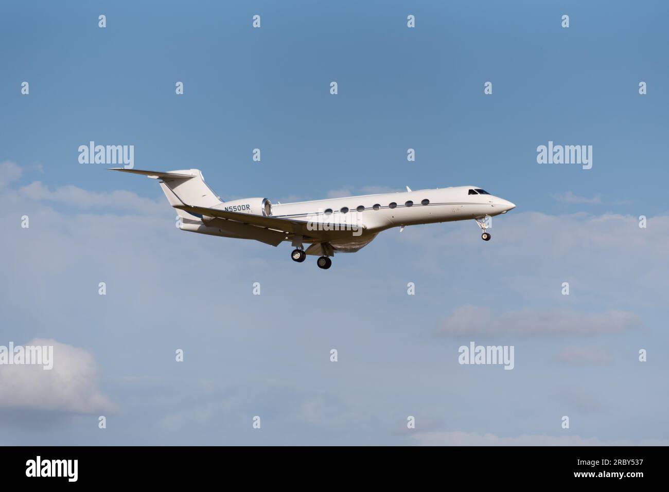 Gulfstream Aerospace G-V-SP Gulfstream G550 business jet N550DR on ...