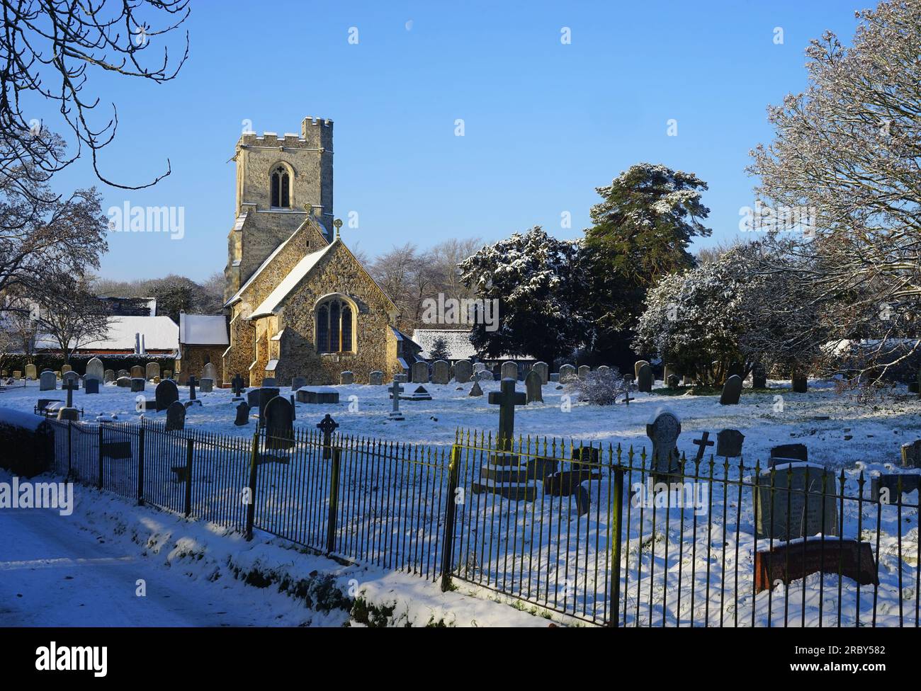 December snow hi-res stock photography and images - Alamy