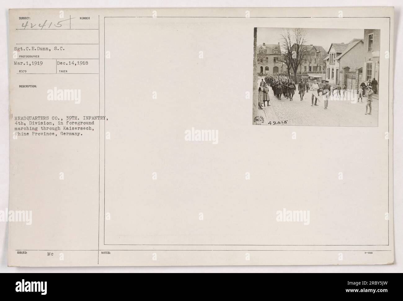 Soldiers from Headquarters Company, 39th Infantry, 4th Division, march ...