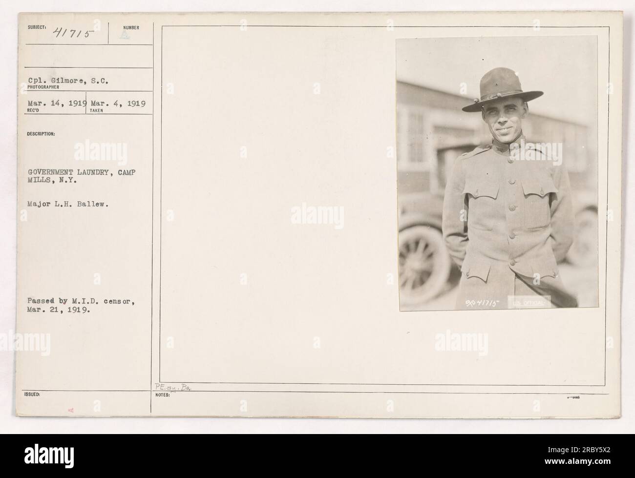 American soldiers at the Sumber Government Laundry in Camp Mills, New ...