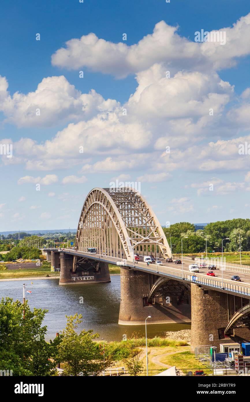 Arnhem bridge hi-res stock photography and images - Alamy